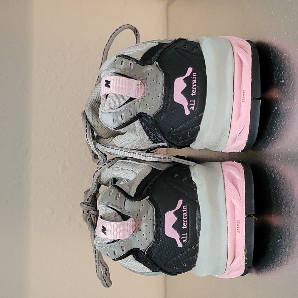 New Balance Gray & Pink All Terrain Tread Sl-1 606 Sn… - Gem